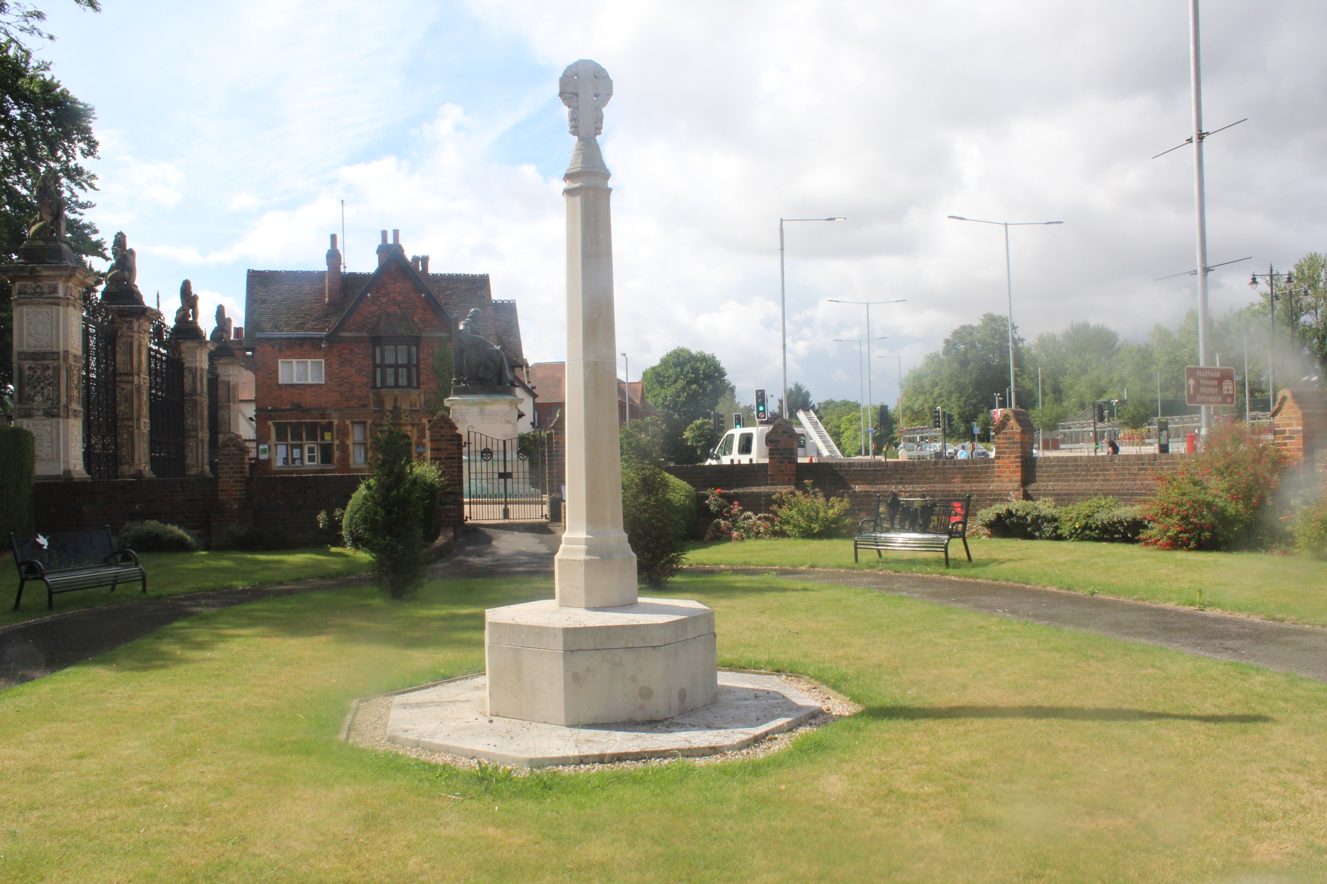 Hatfield War Memorial - War Memorials Online